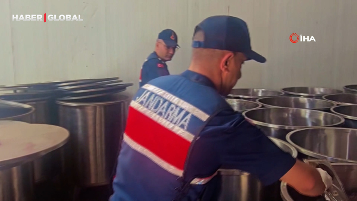 Kırklareli sokaklarında Ferdi Tayfur şarkıları çalıyor