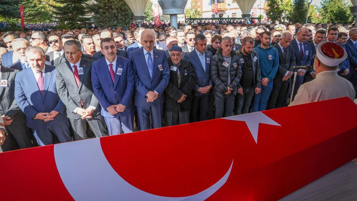 Şehit taksici Murat Aslan son yolculuğuna uğurlandı