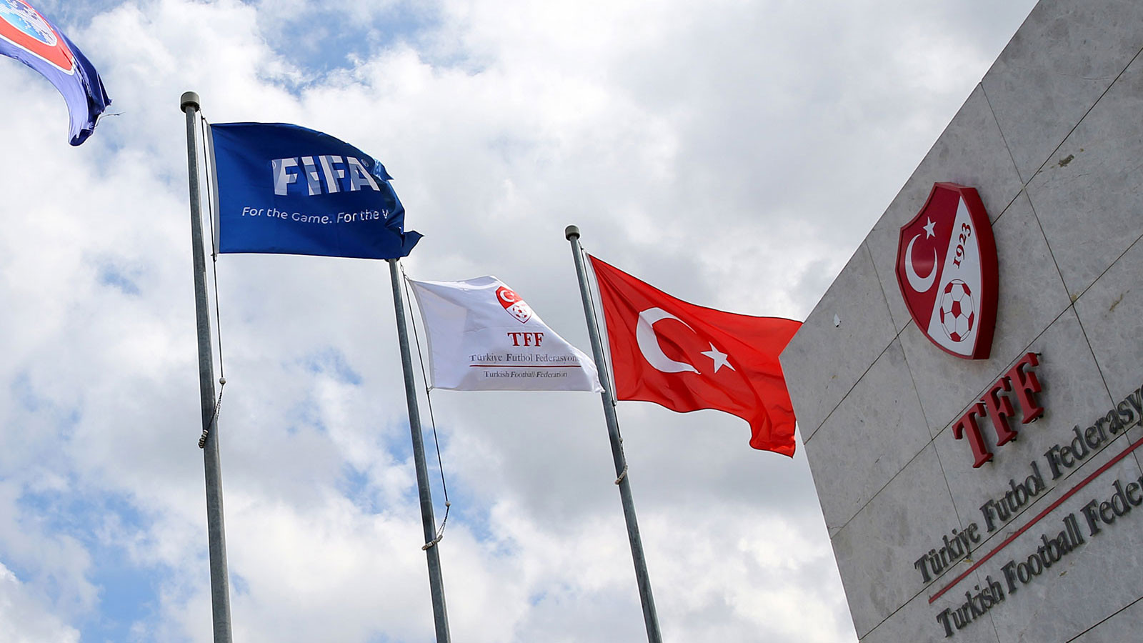 TFF'nin FIFA'ya yaptığı başvuru kabul edildi: Transfer dönemi 18 Şubat ...