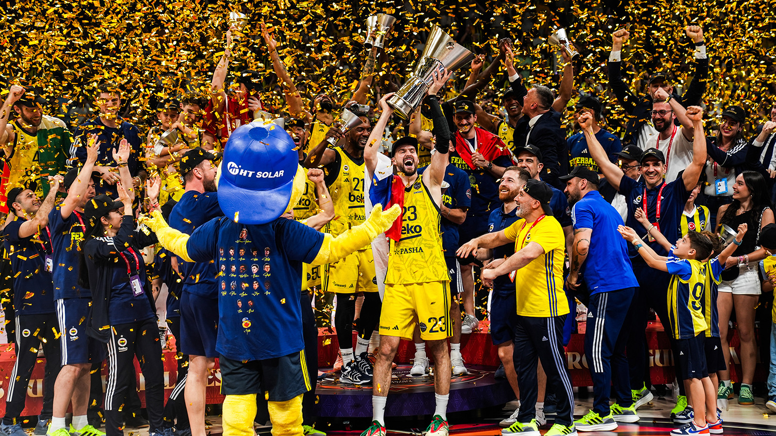 Euroleague şampiyonu Fenerbahçe Beko kupasına kavuştu