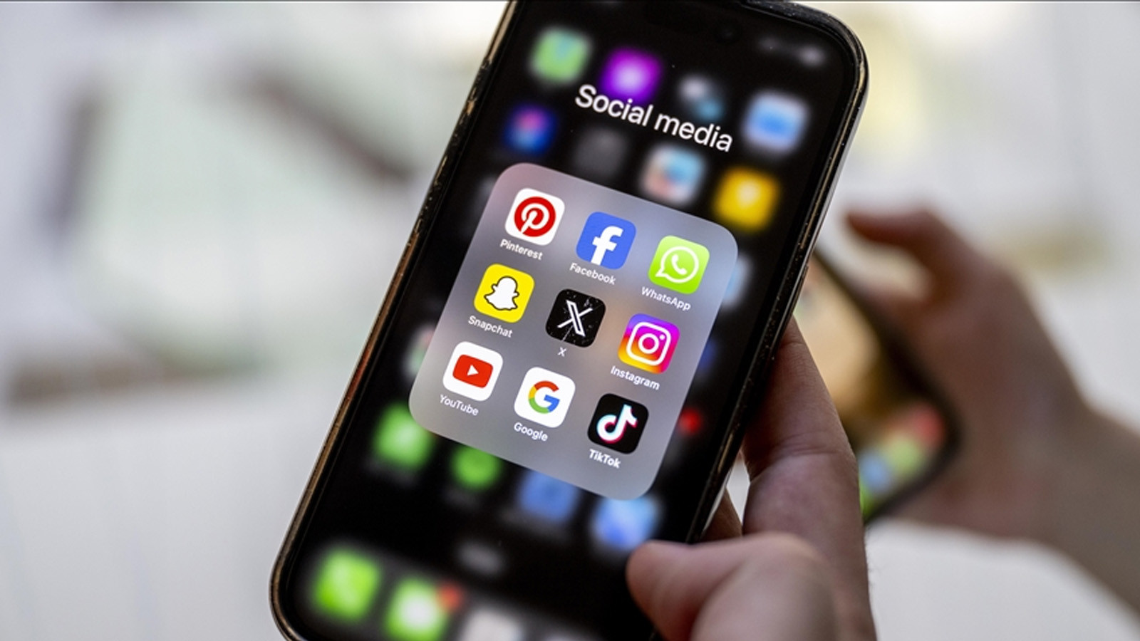 Sosyal medyada erişim sorunu yaşanıyor! YouTube, Facebook, Instagram...
