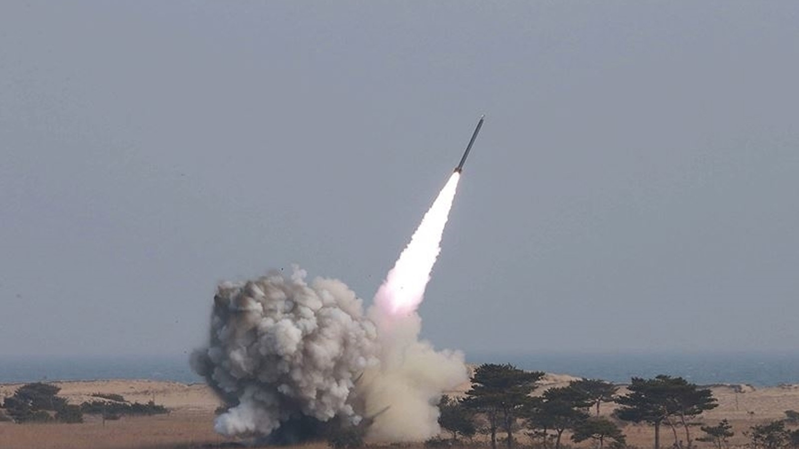 Kuzey Kore, Japon Denizi yönüne kısa menzilli balistik füzeler fırlattı