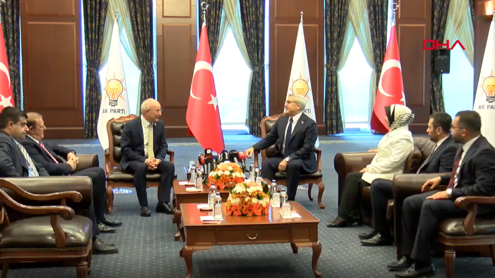 AK Parti ve CHP, 3 bayram sonra bayramlaştı