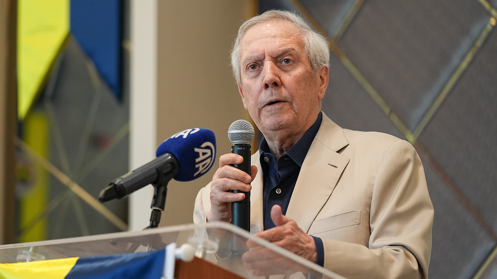 Aziz Yıldırım'dan transfer açıklaması: "Ben de devreye girdim, görüşüyorum"