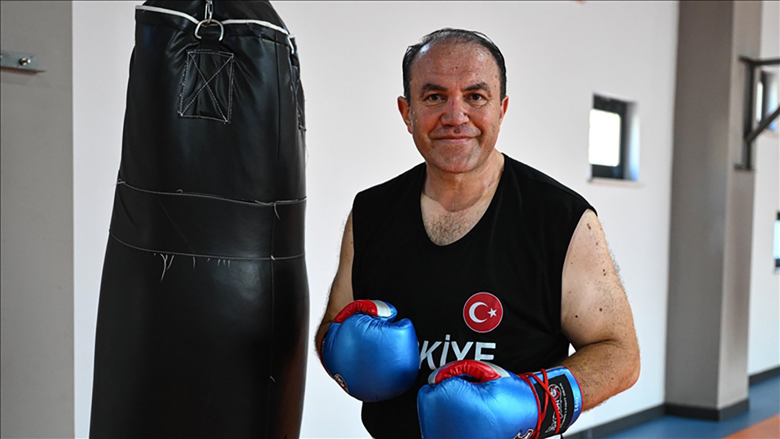 23 yıl sonra ringlere dönen eski milli boksör Mustafa Genç, altın ...