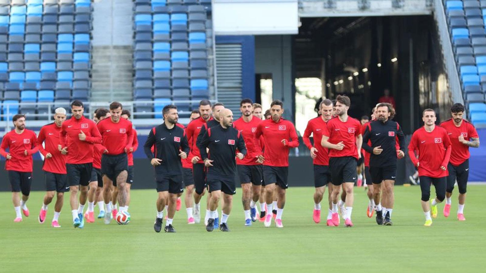 A Milli Futbol Takımı, Los Angeles'taki ilk antrenmanını yaptı
